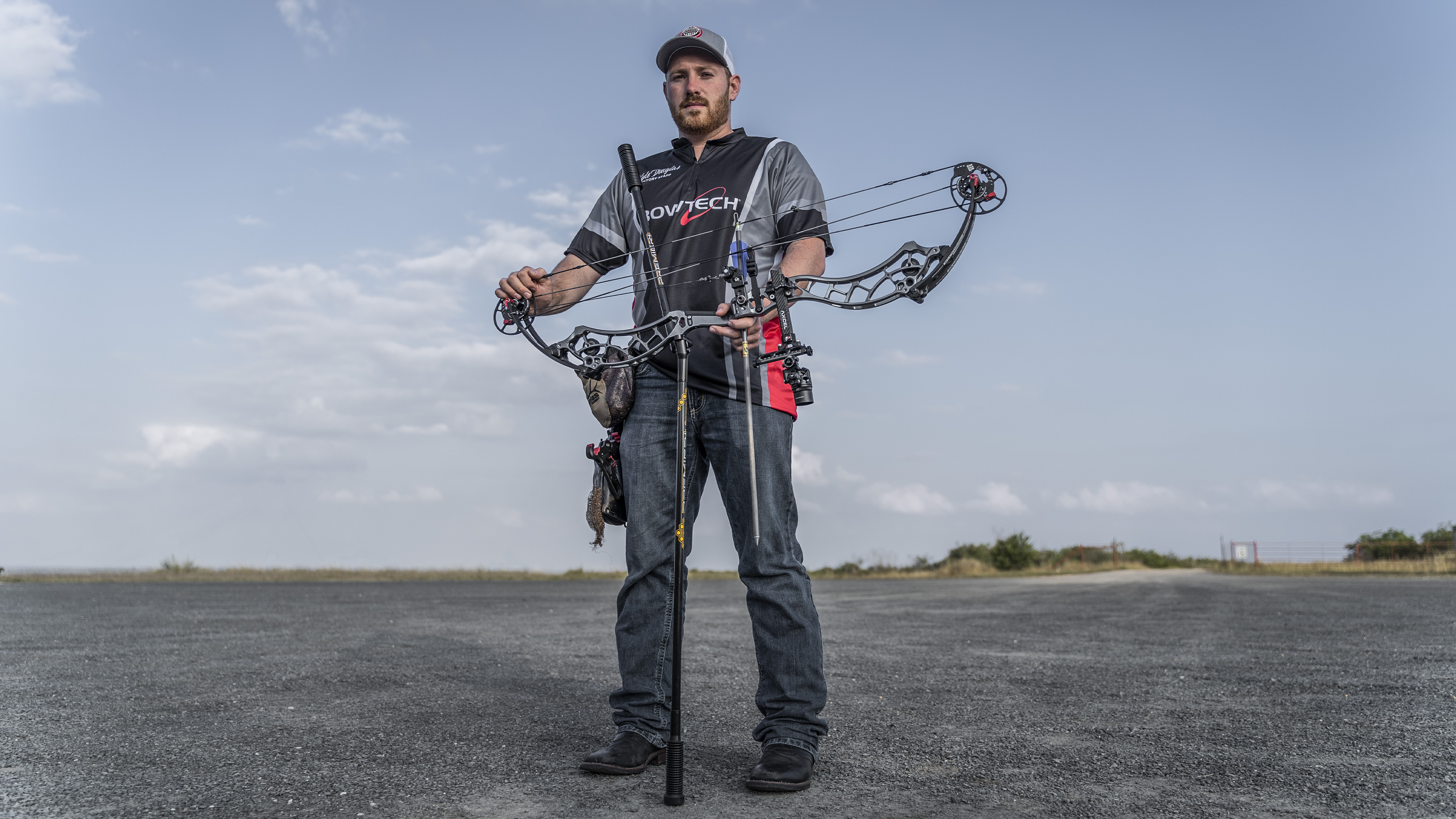 KYLE DOUGLAS JOINS TEAM BOWTECH! - Bowtech